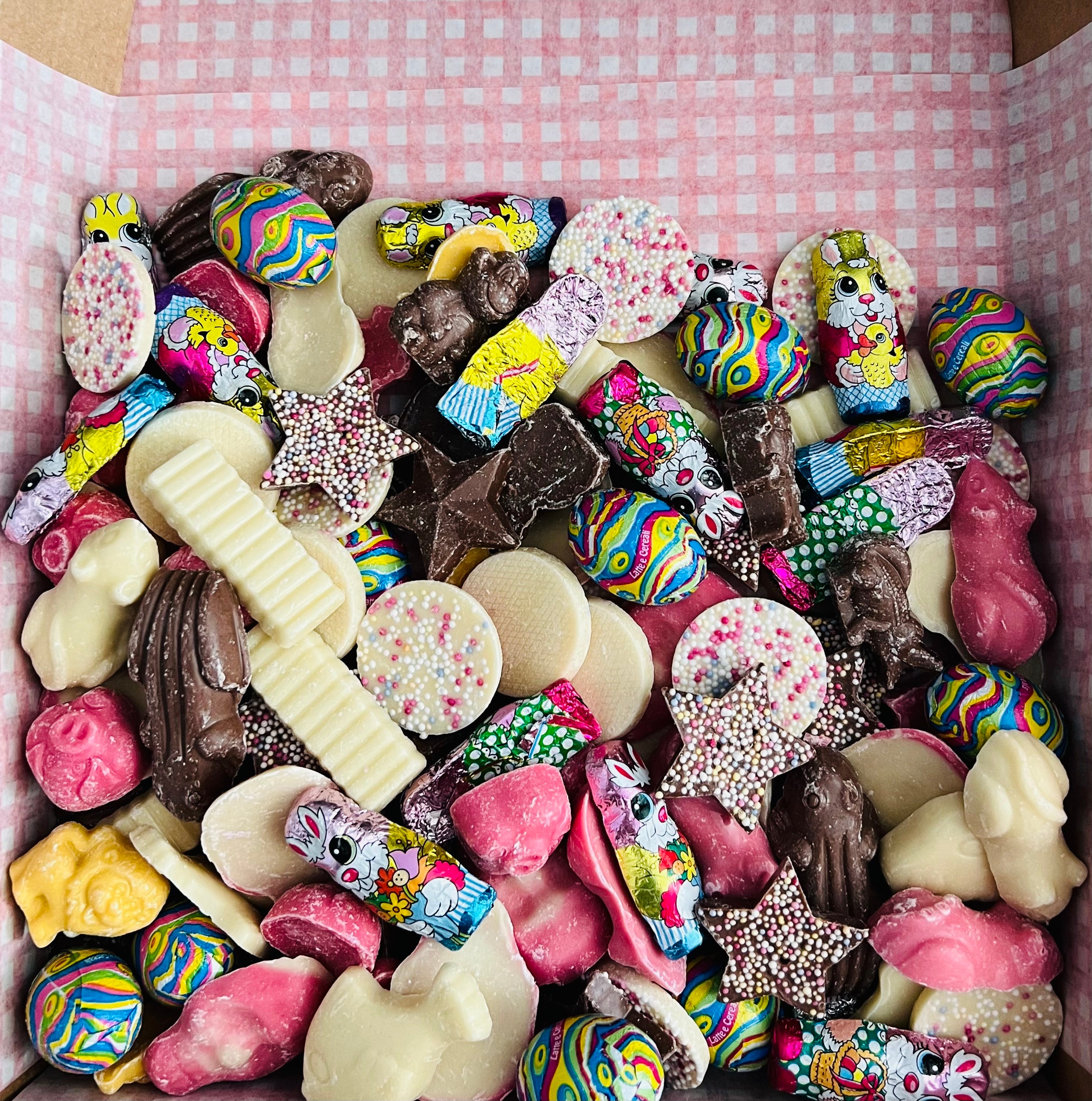 BERTIES SWEETS BANFF MIXED CHOCOLATE BOX – Berties Sweets Banff